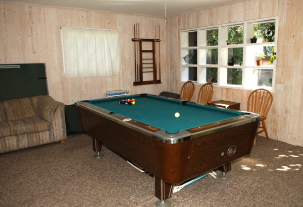 game room pool table